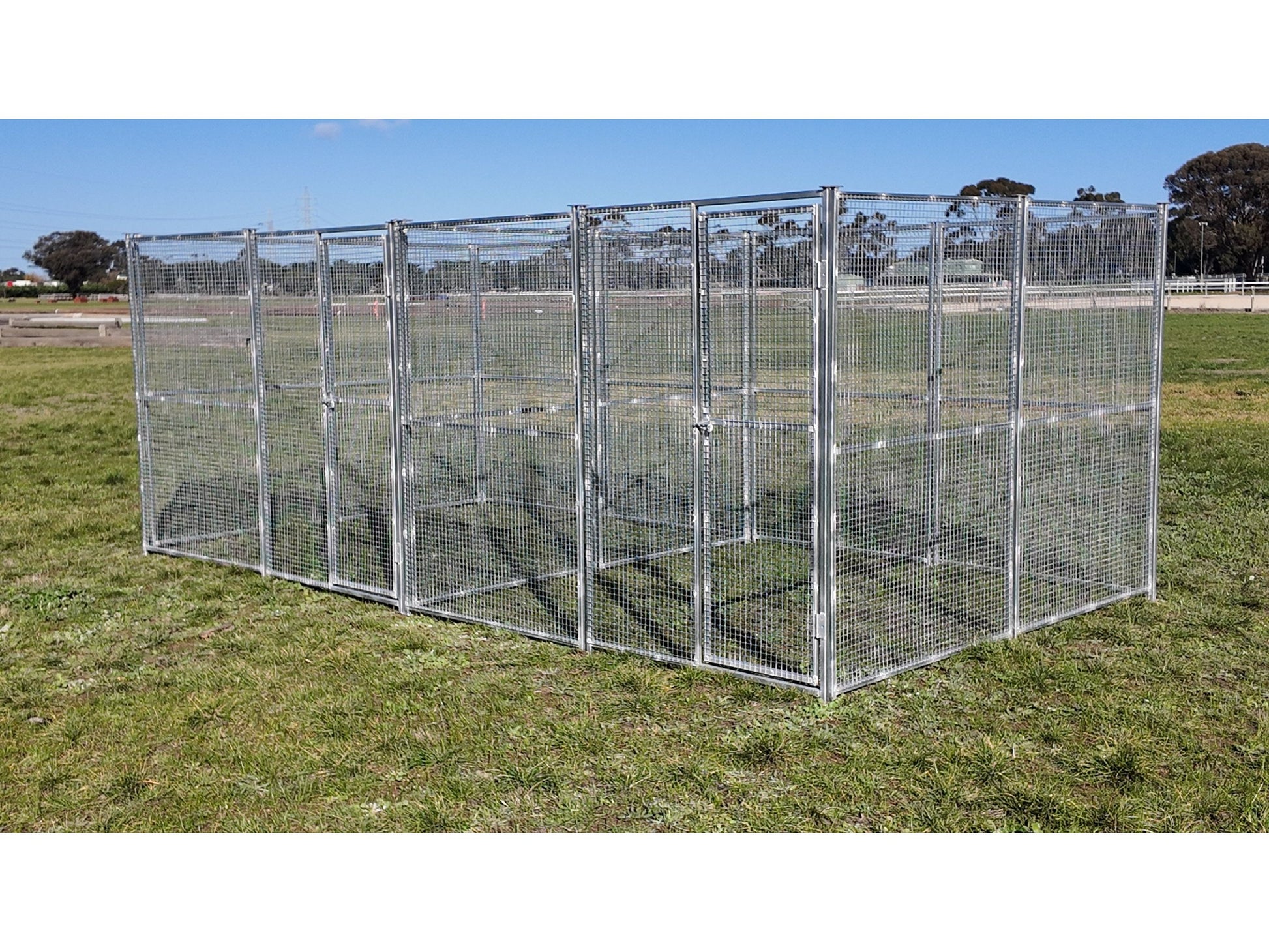 2 Bay 5m x 2.5m x1.85m dog/chicken run with 25mm x 25mm welded wire me ...